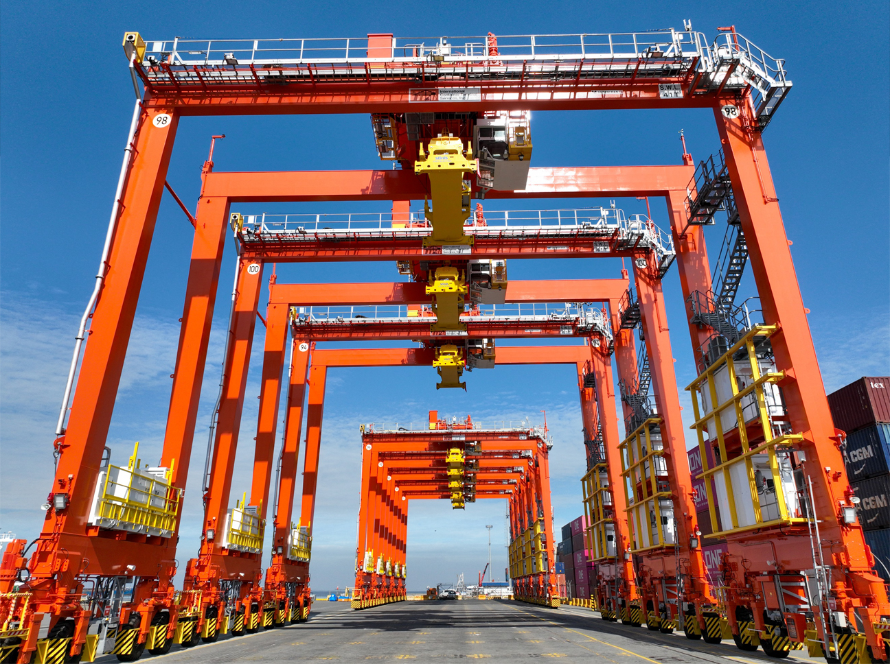 ICTSI flagship receives Philippines’ first near-zero emission RTGs | ICTSI